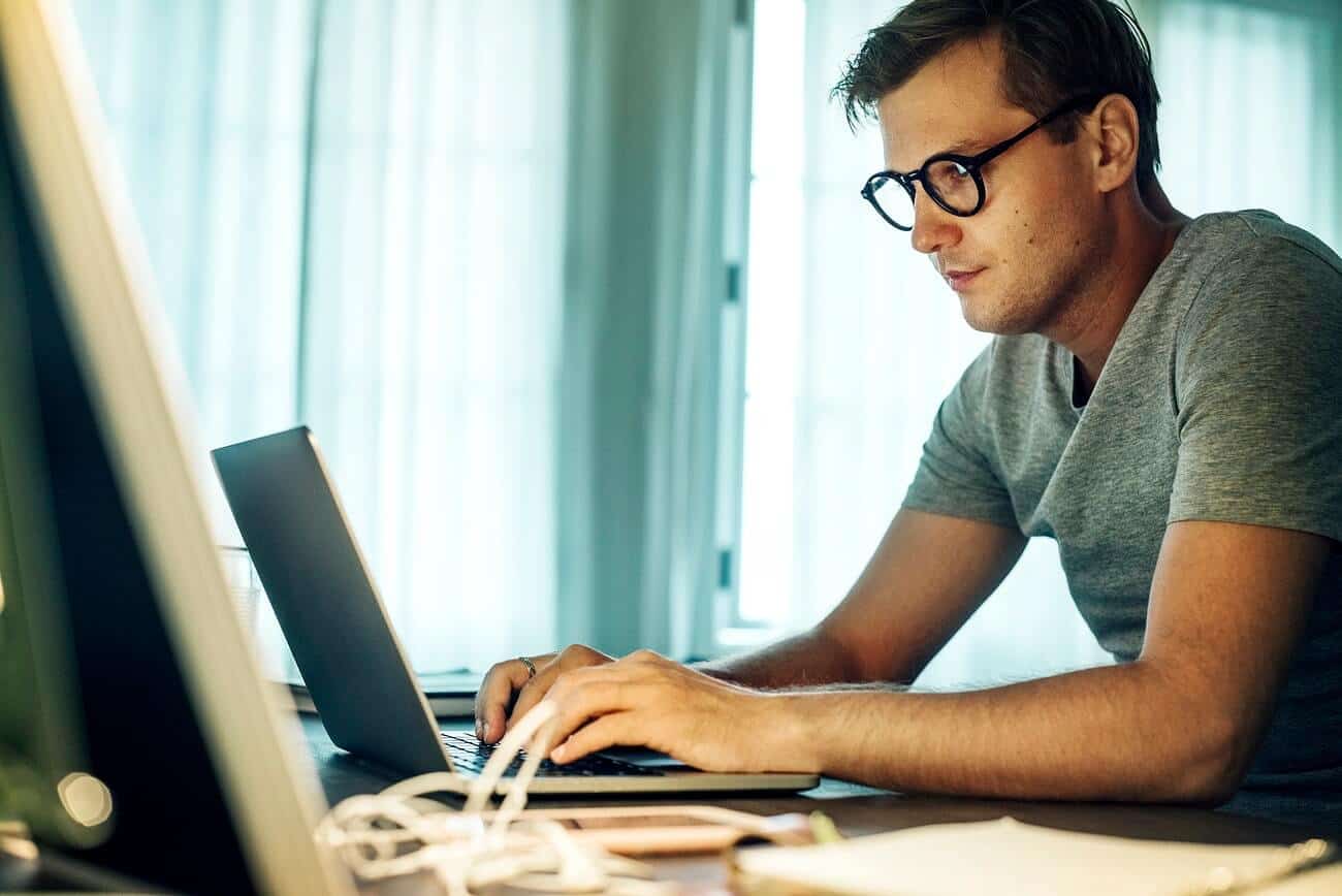 5 Great Work from Home Ideas for Stay at Home Dads - Finance Quick Fix