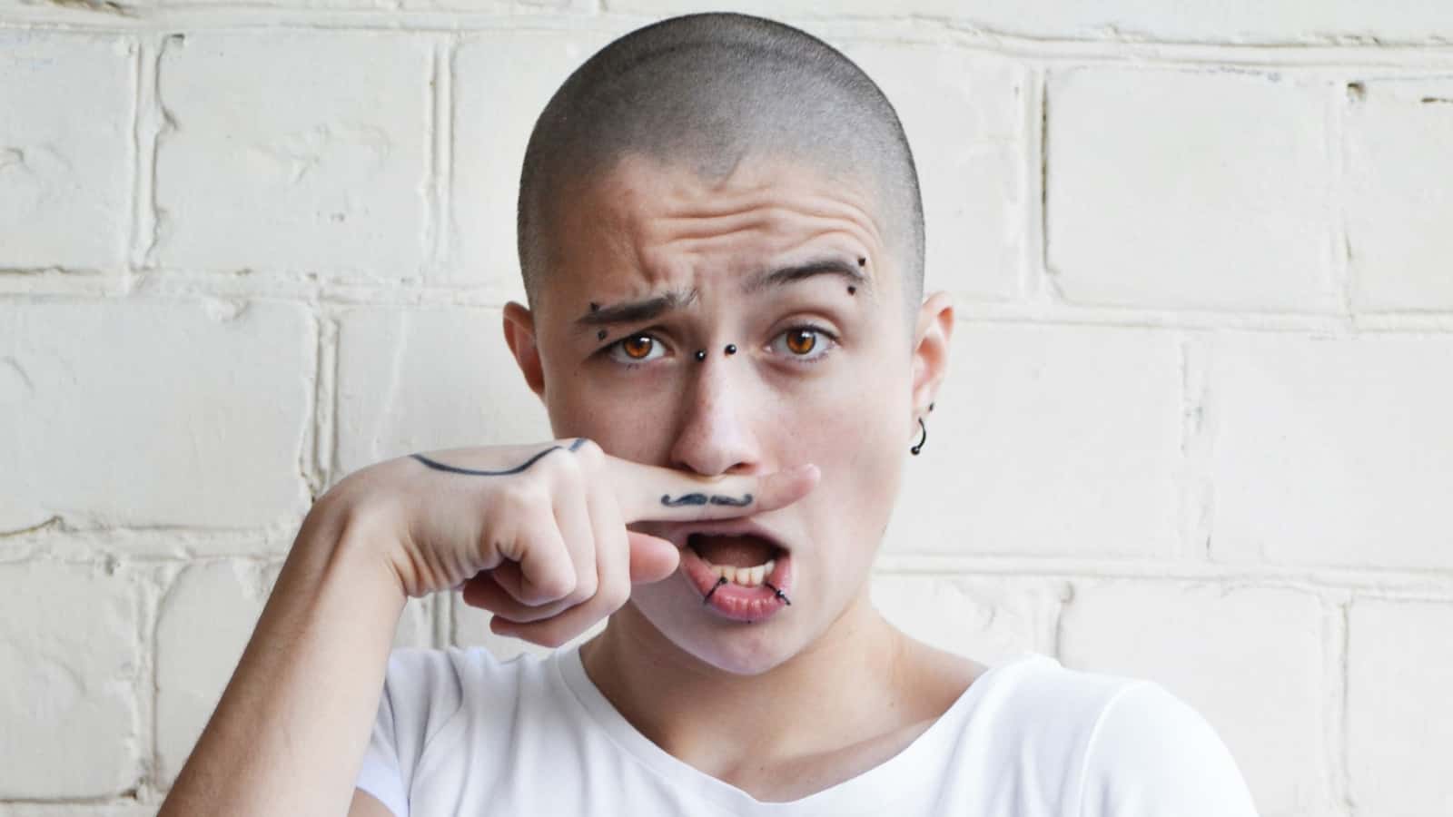 10 Terrible Fads People Are Glad Died Out - Finance Quick Fix